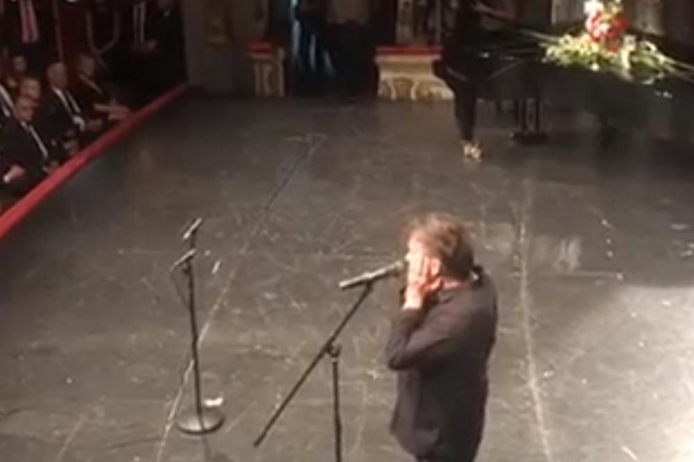 DŽIBONI SE U SUZAMA OPROSTIO OD OLIVERA: Kapetane, sve je kako triba ...