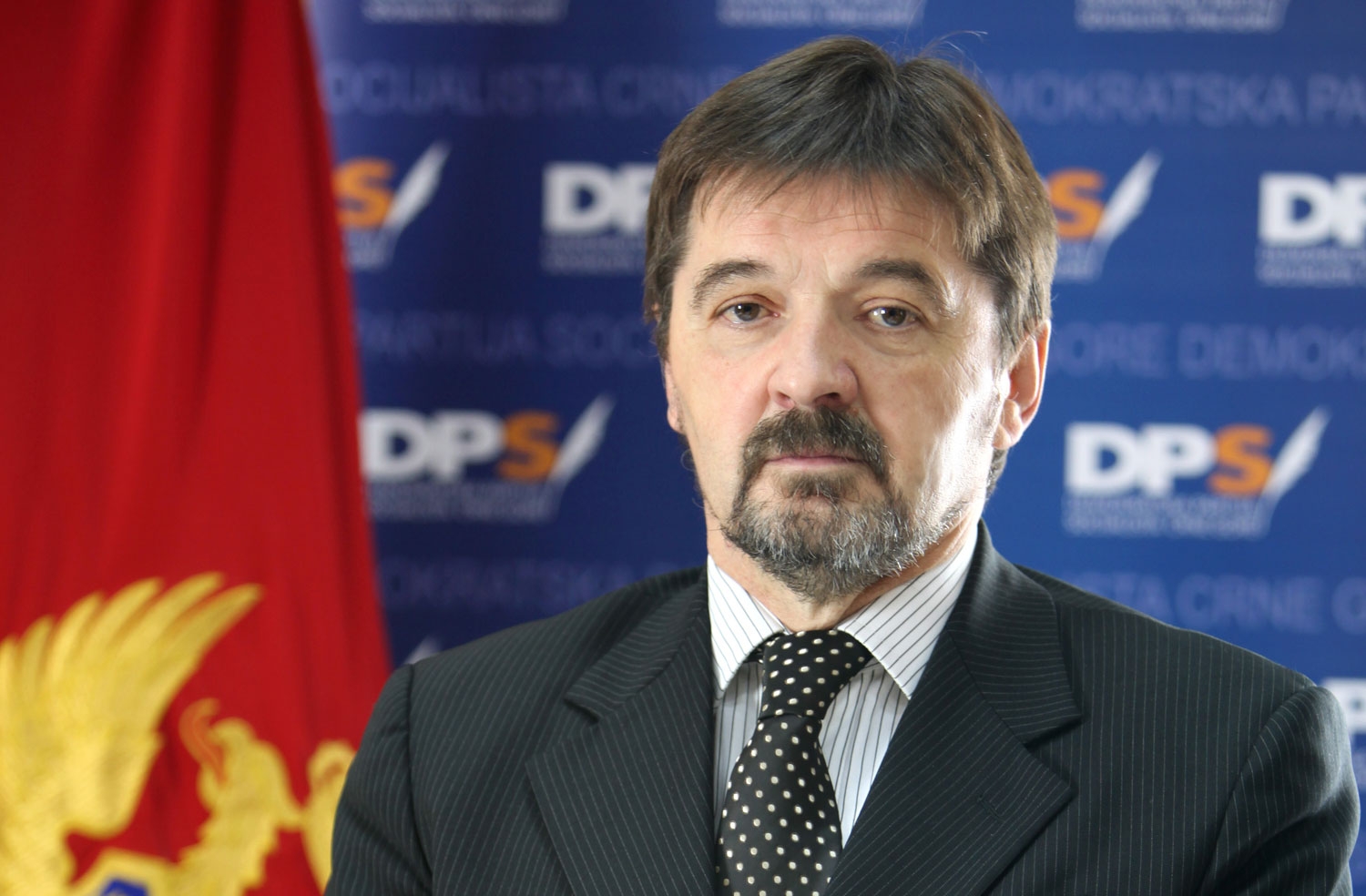 Miodrag Vuković zadržan sat i po na pasoškoj kontroli u Beogradu bez ...