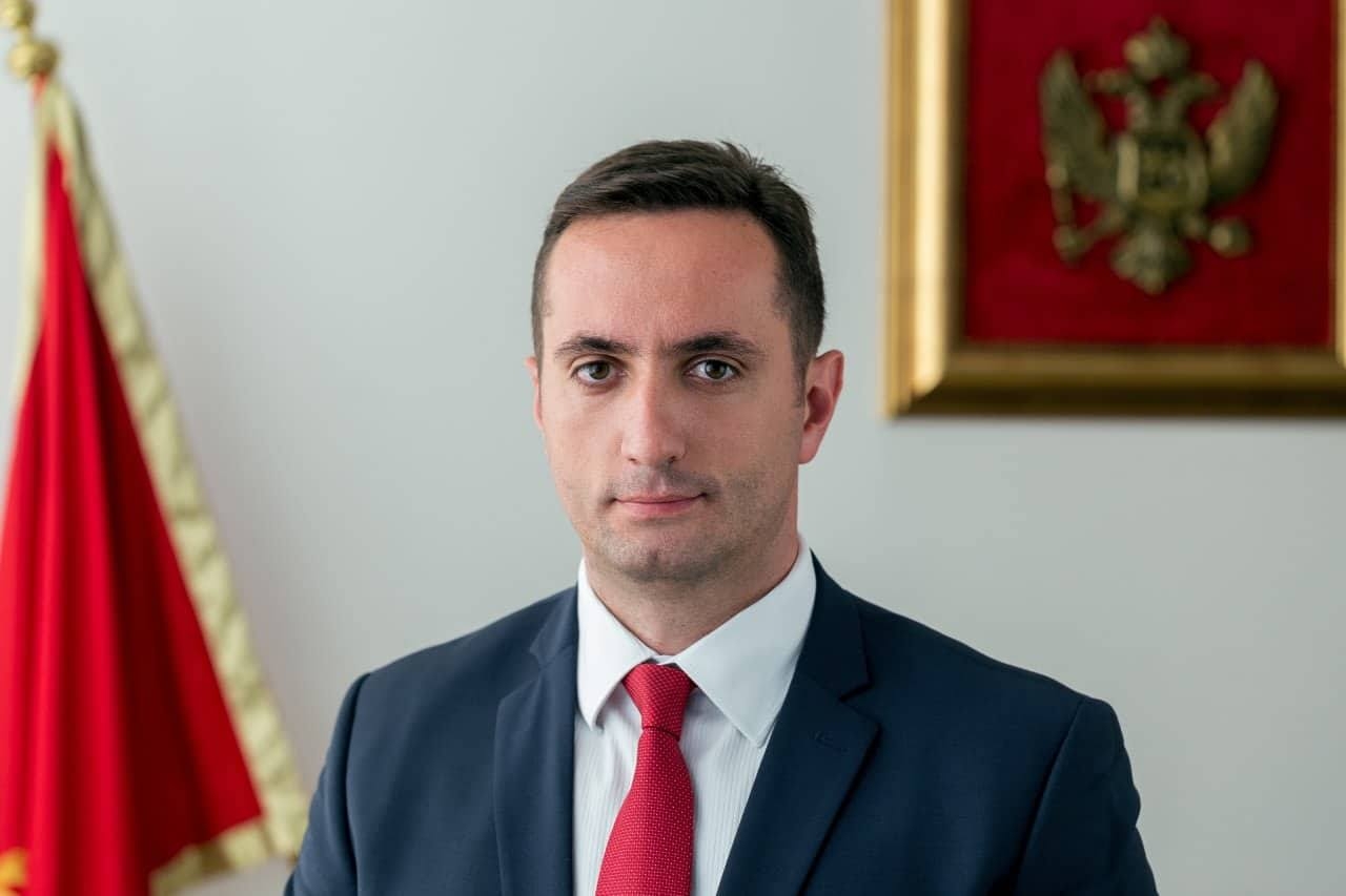 Bojović: Nalog za hapšenje Savovića izdat zbog objava na Instagramu