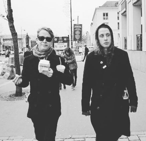 Poznatom glumcu jedna sestra je poginula, druga se predozirala, a njega ...