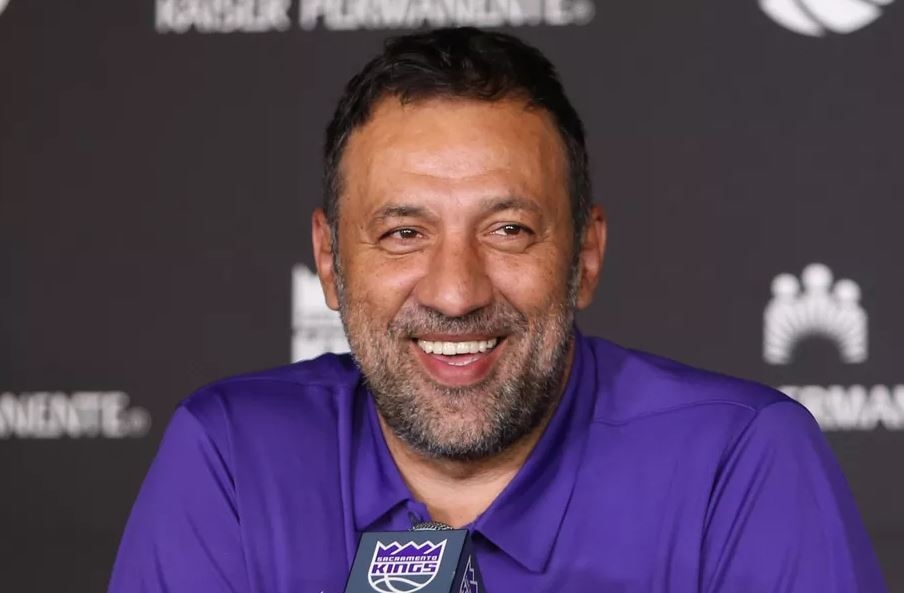Divac stigao u Podgoricu: Volim Crnu Goru | Standard Divac stigao u Podgoricu: Volim Crnu Goru | Standard