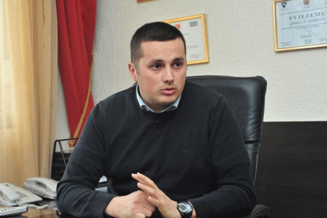 Janković poručio Injac: Ipak duže ostadoh komandir nego Vi gradonačelnica