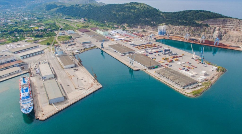 Vlada kupuje akcije Luke Bar po 90 centi