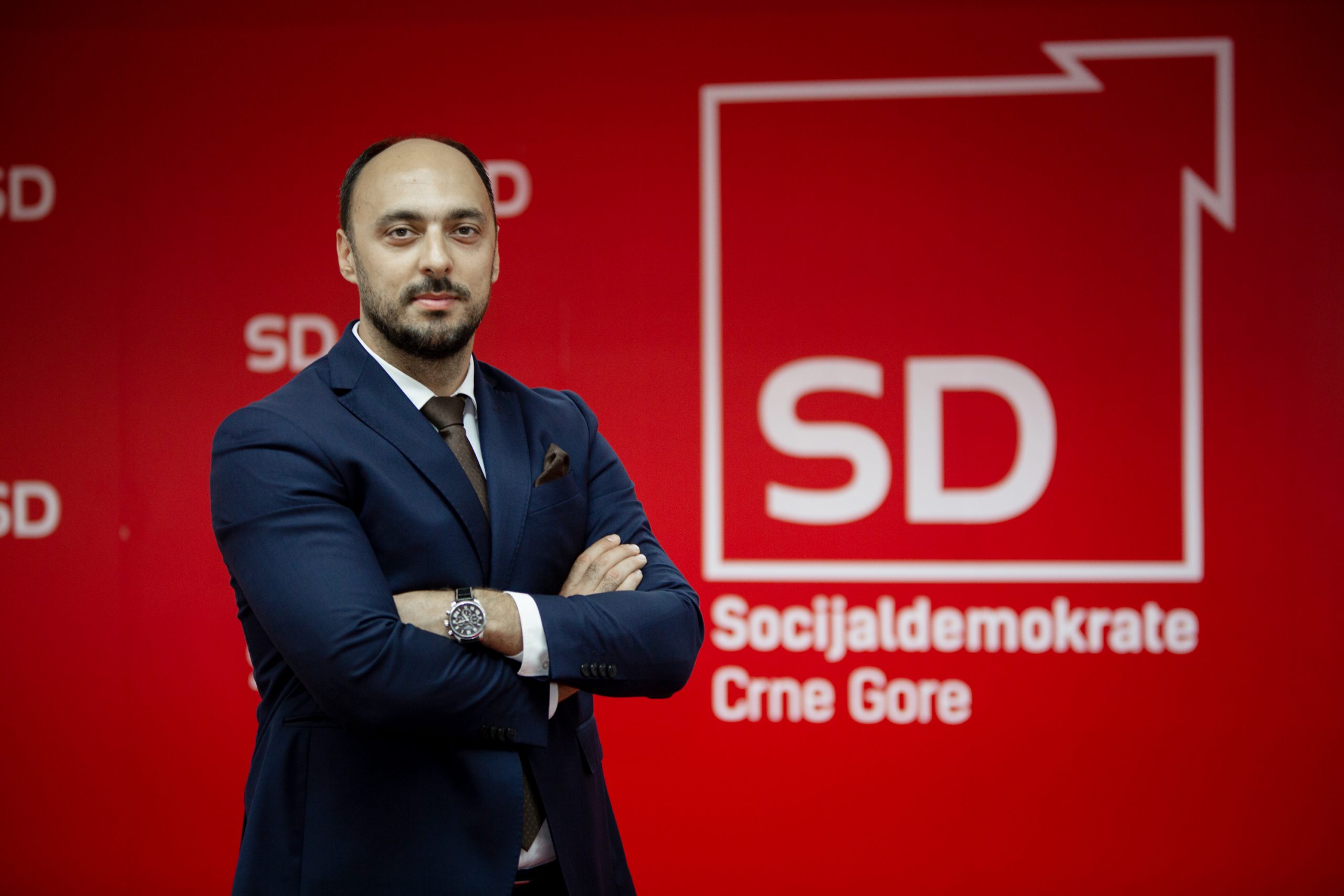 Rakočević: Odlazeća vlast fotelje brani primitivnim ispadima