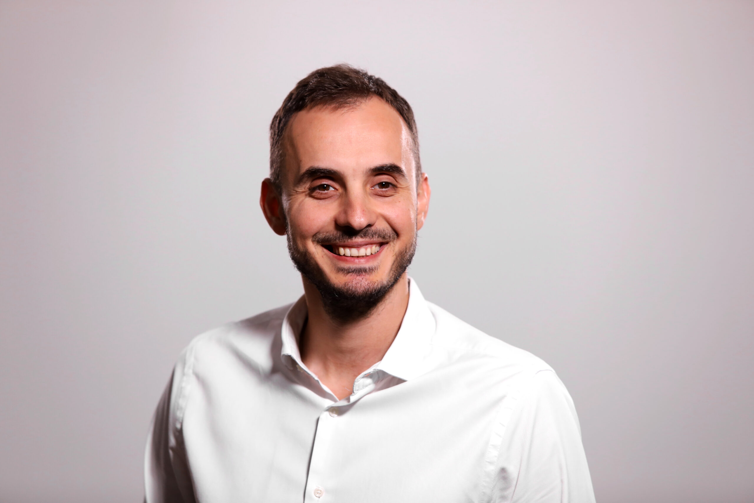 Konatar pita Spajića i ministre: Da li je tačno da je predata ...