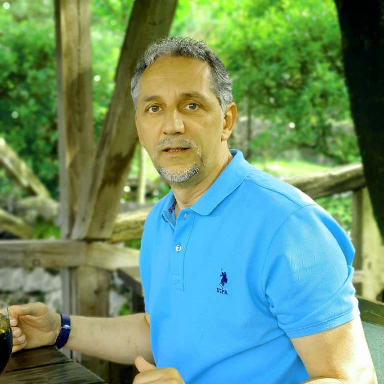 Preminuo novinar Marko Novaković