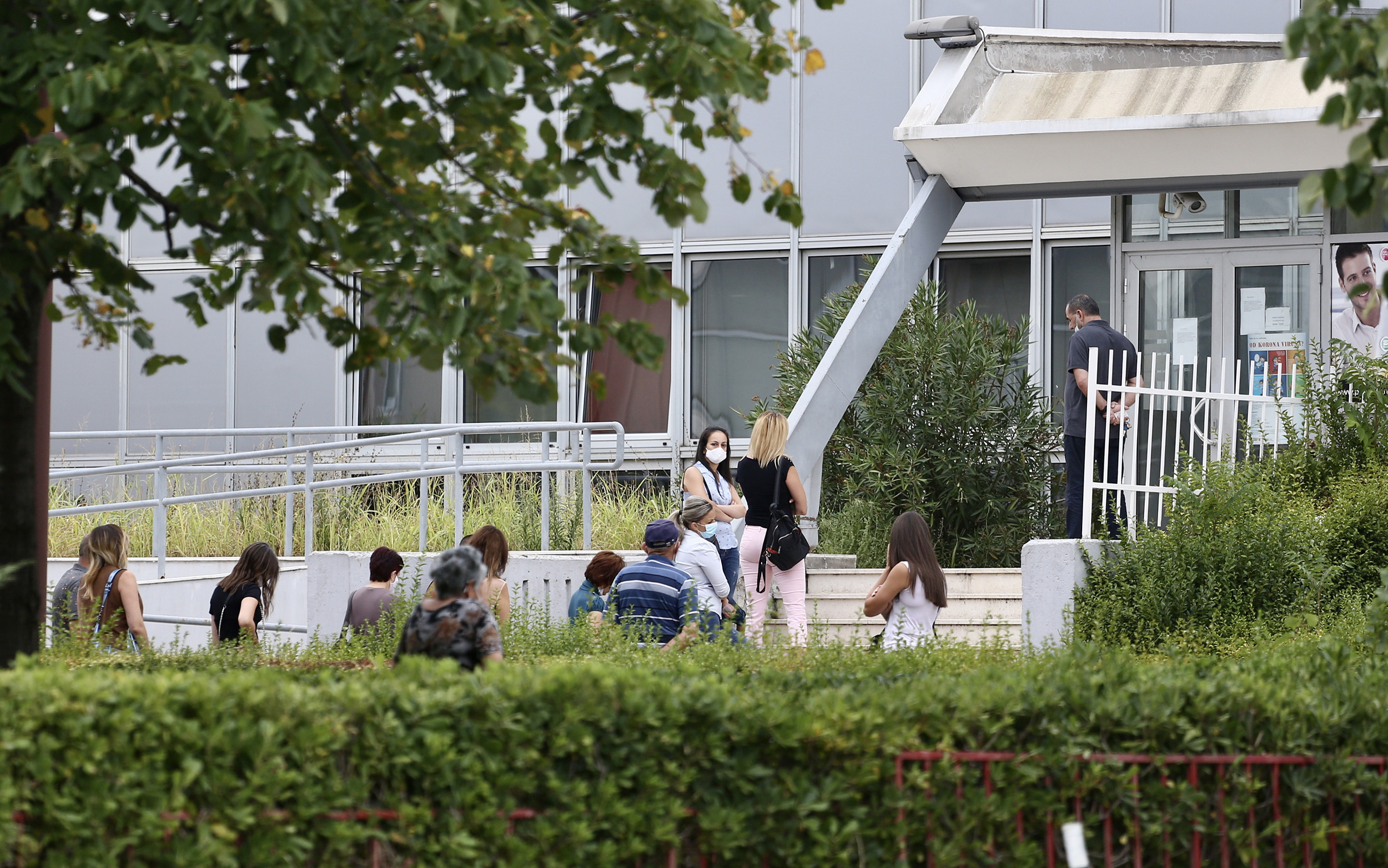 STANDARD SAZNAJE: Službenik MUP-a izudarao načelnicu područne jedinice ...