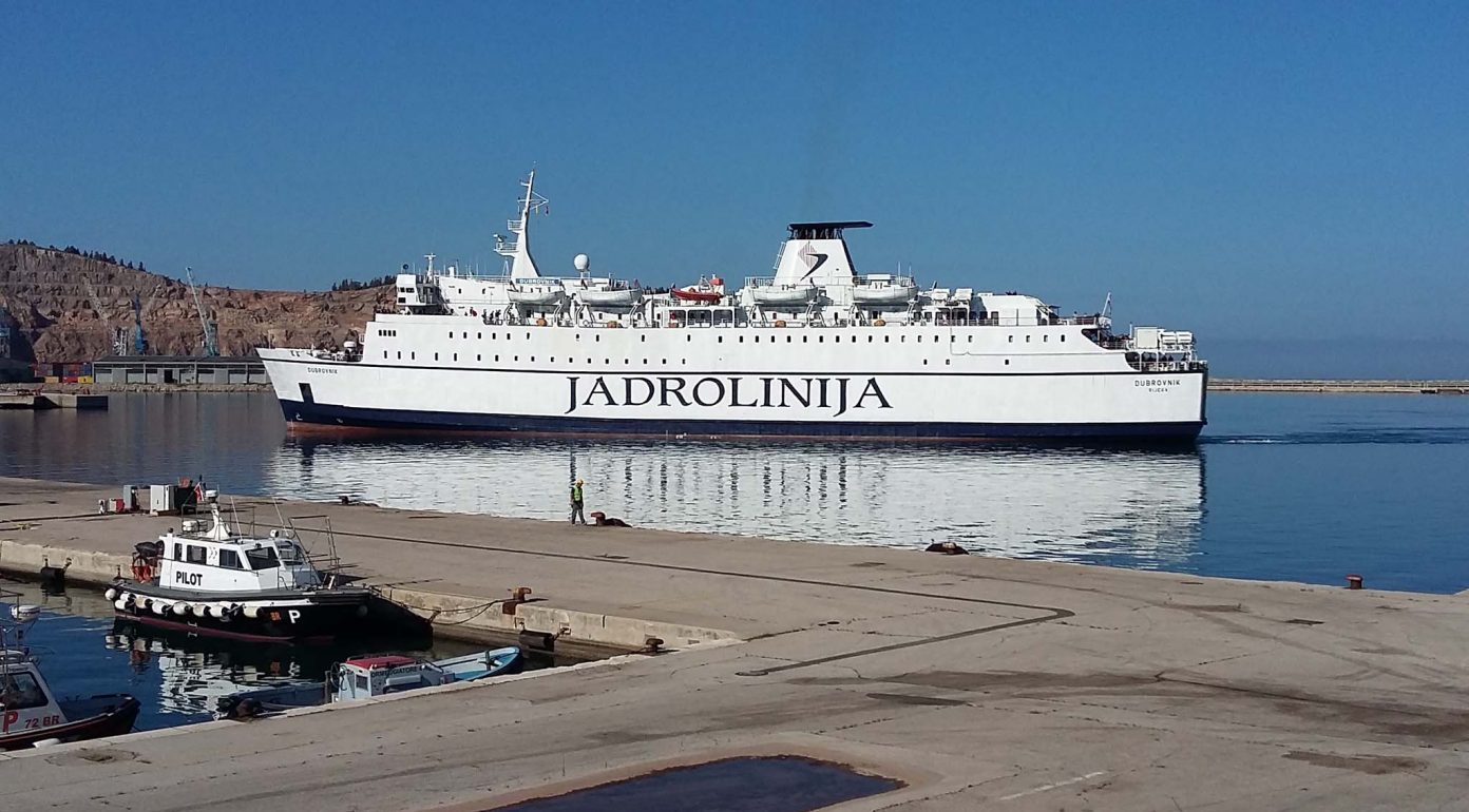 Vraćanje trajekt linije Bar- Bari tokom cijele godine prioritet ...