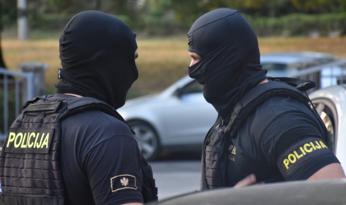 Velika policijska akcija u toku: Pretresi u više crnogorskih gradova, aktivnosti usmjerene ka ...