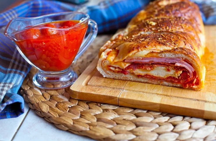 Neodoljiv praznični recept - Pizza rolat | Standard