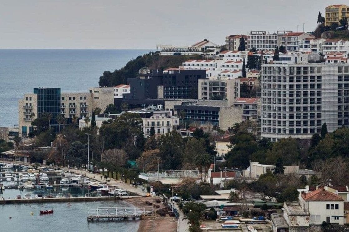 Službenici MUP-a Budva osumnjičeni za zloupotrebu službenog položaja