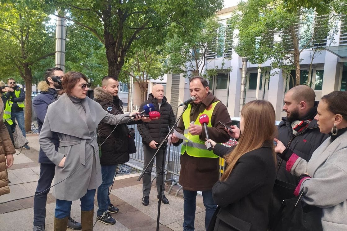 Burić: Zaposleni u Telekomu već 80 dana ne primaju zarade, primorani ... Burić: Zaposleni u Telekomu već 80 dana ne primaju zarade, primorani ...
