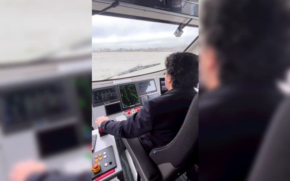 Abazović vozi trajekt u Roterdamu dok Crna Gora ostaje bez svoje linije