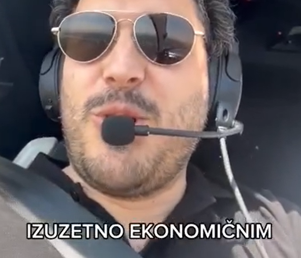 Abazović se vozio malim avionom: Obogaćena turistička ponuda naše zemlje