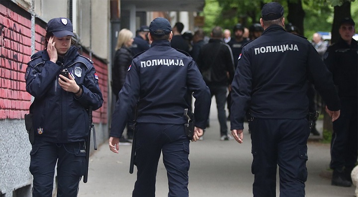 Od danas policajci u svim školama u Srbiji