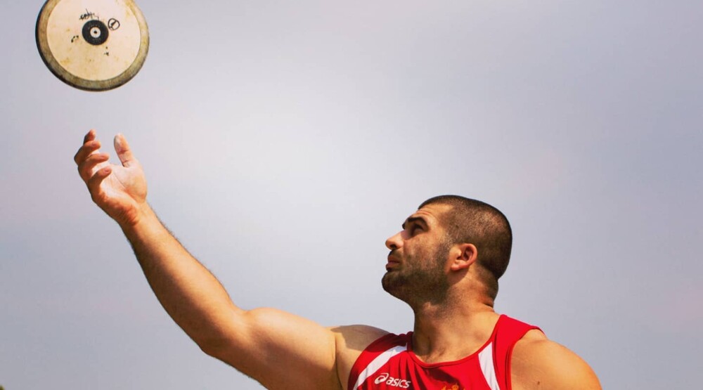 Furtula zlatni u bacanju diska