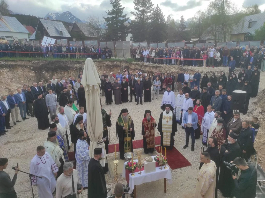 Položen kamen temeljac za hram u centru Žabljaka