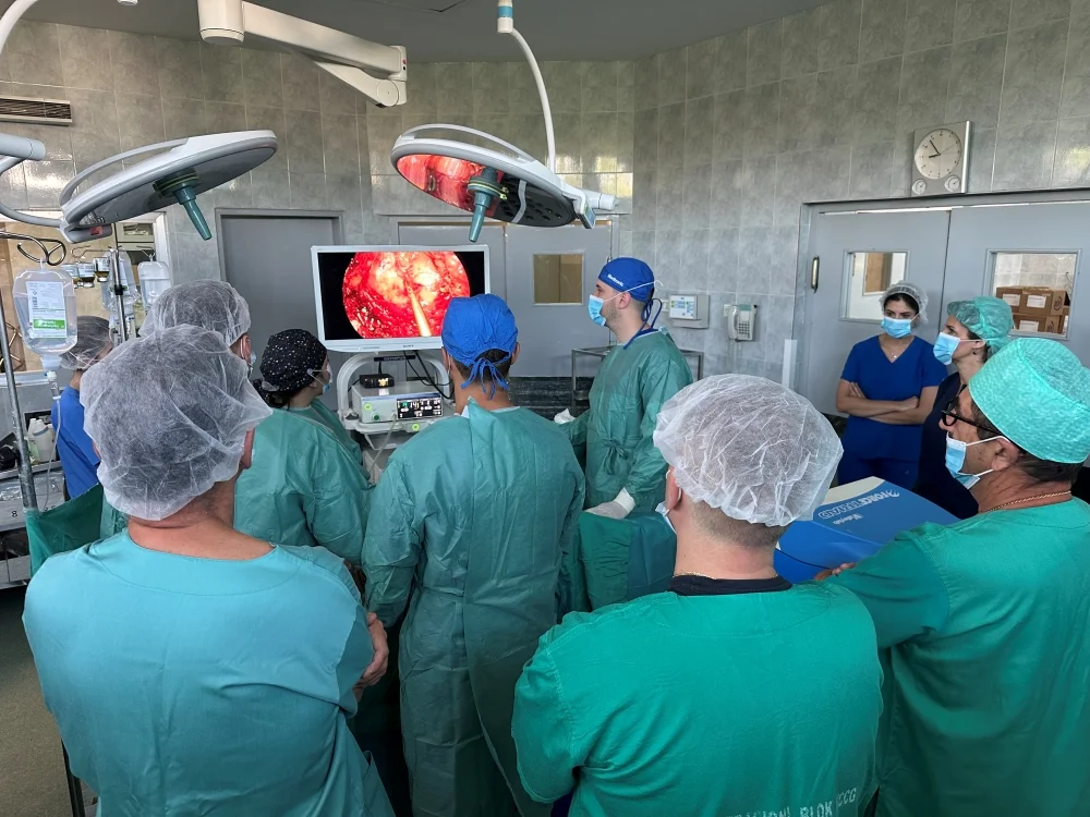 Poznati britanski hirurg posjetio KCCG