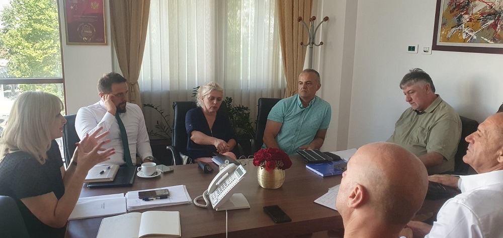Gradska preduzeća pomažu da objekat OŠ „Savo Pejanović” spremno dočeka ...