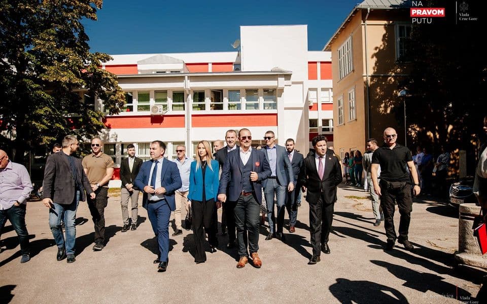 Završena rekonstrukcija krova i fasade u Domu zdravlja Cetinje, Šćekić ...