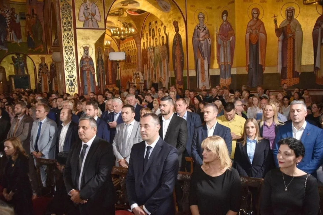 U podgorički hram stigli i radikalni desničari iz Srbije