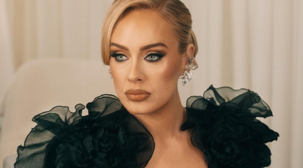 Adel nakon osam godina nastupa u Evropi, ali raduje se samo jedan grad