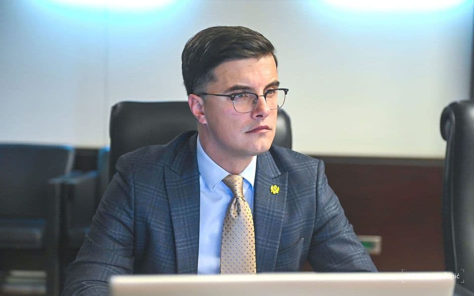 Vlada usvojila informaciju: Šaranović je protiv gašenja kamera na ...