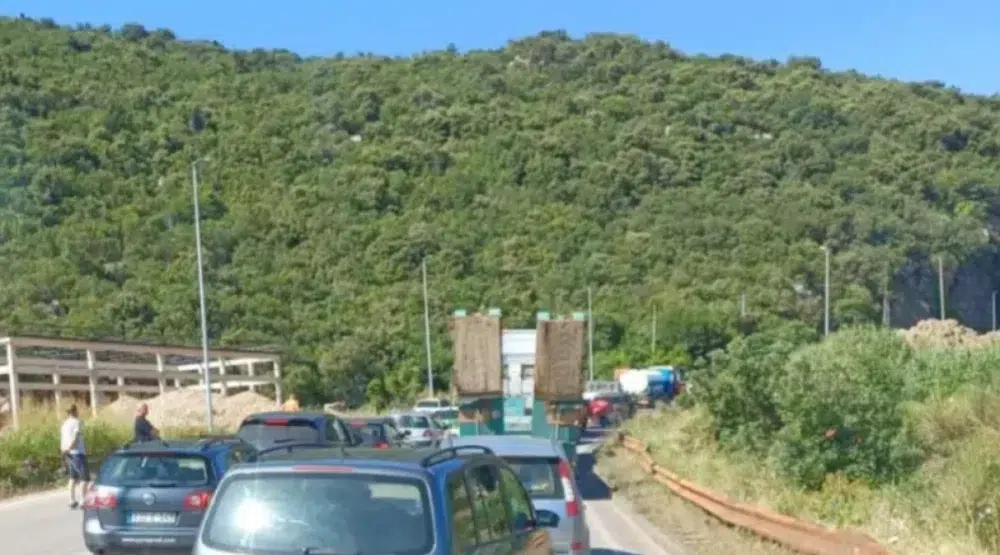 Udes na putu Bar-Ulcinj, povrijeđen motociklista Udes na putu Bar-Ulcinj, povrijeđen motociklista