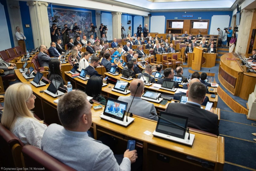 Opasno podrivanje institucionalnog poretka