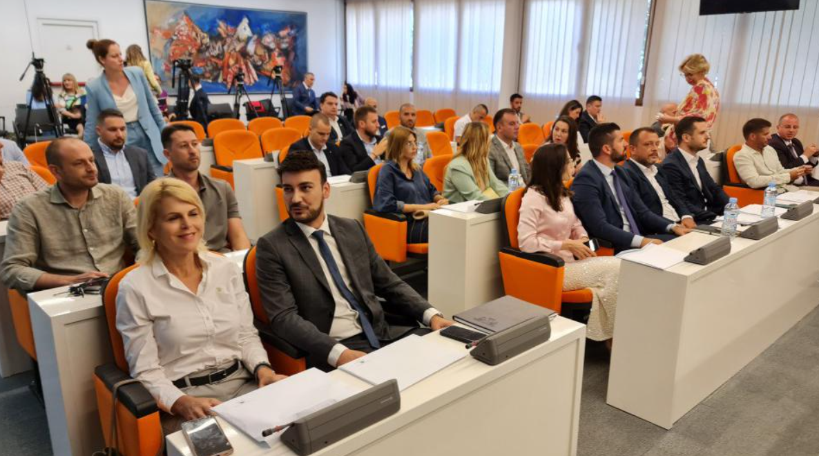 TENZIJE UOČI SJEDNICE SO BUDVA: Armenko povukao ostavku, svađa u ...