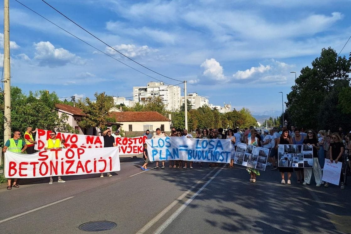 Protest građana u Podgorici: Zabjelčani blokirali saobraćaj ...