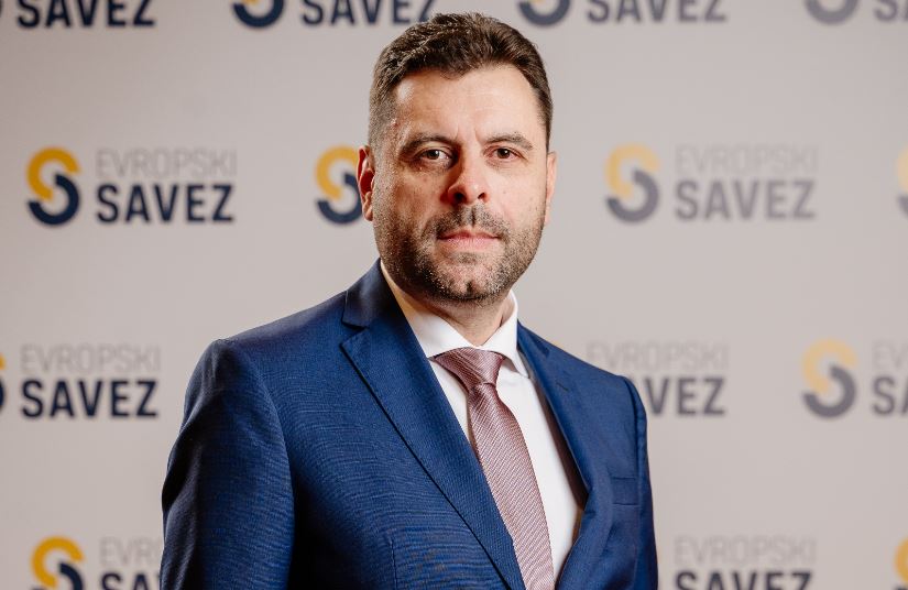 Vujović: Spajiću, skini sa sebe lance u koje te okovao Mandić – nije ...