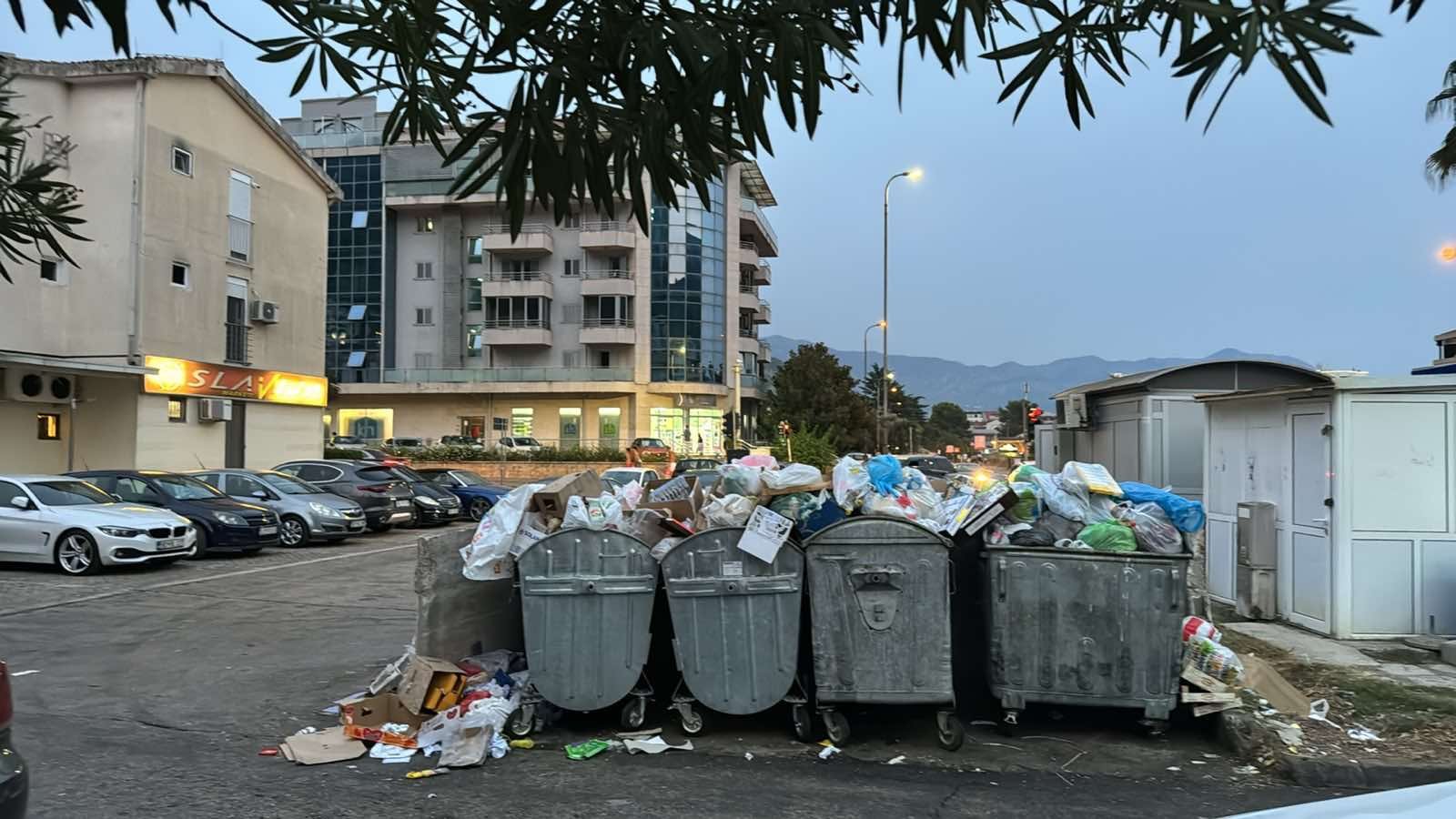 Usred sezone: Prizori smeća u Budvi