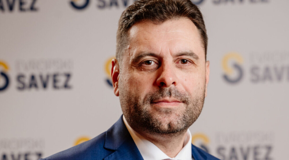 Vujović: Dan nakon što je Vučić uhapsio i maltretirao građanina Crne ...