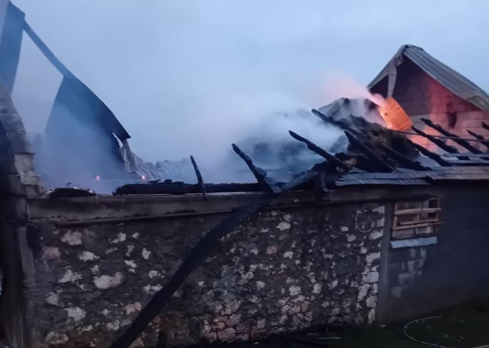 Bijelo Polje: U požaru izgorjela štala