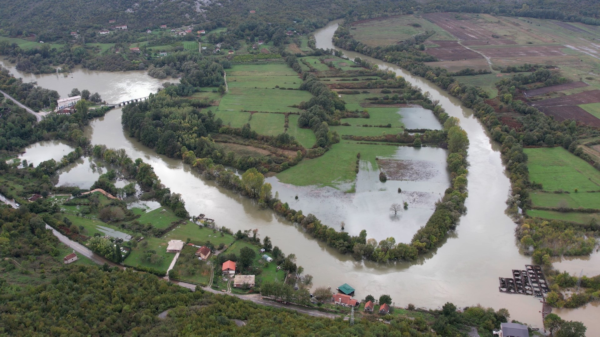Pogledajte kako izgleda Danilovgrad nakon nevremena (FOTO-VIDEO)