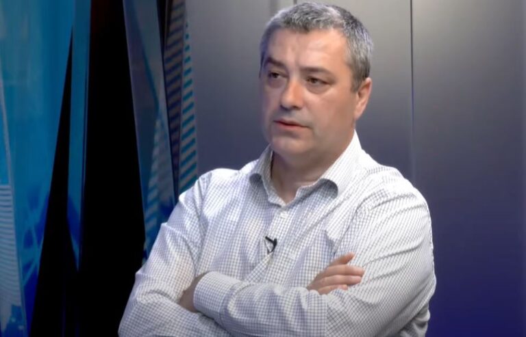 Adžić: Zna se zašto nas foliraju Vučićevi kmetovi u Crnoj Gori