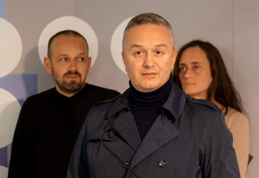 Abaz Dizdarević dobitnik Grand prix nagrade na 46. Crnogorskom likovnom ...