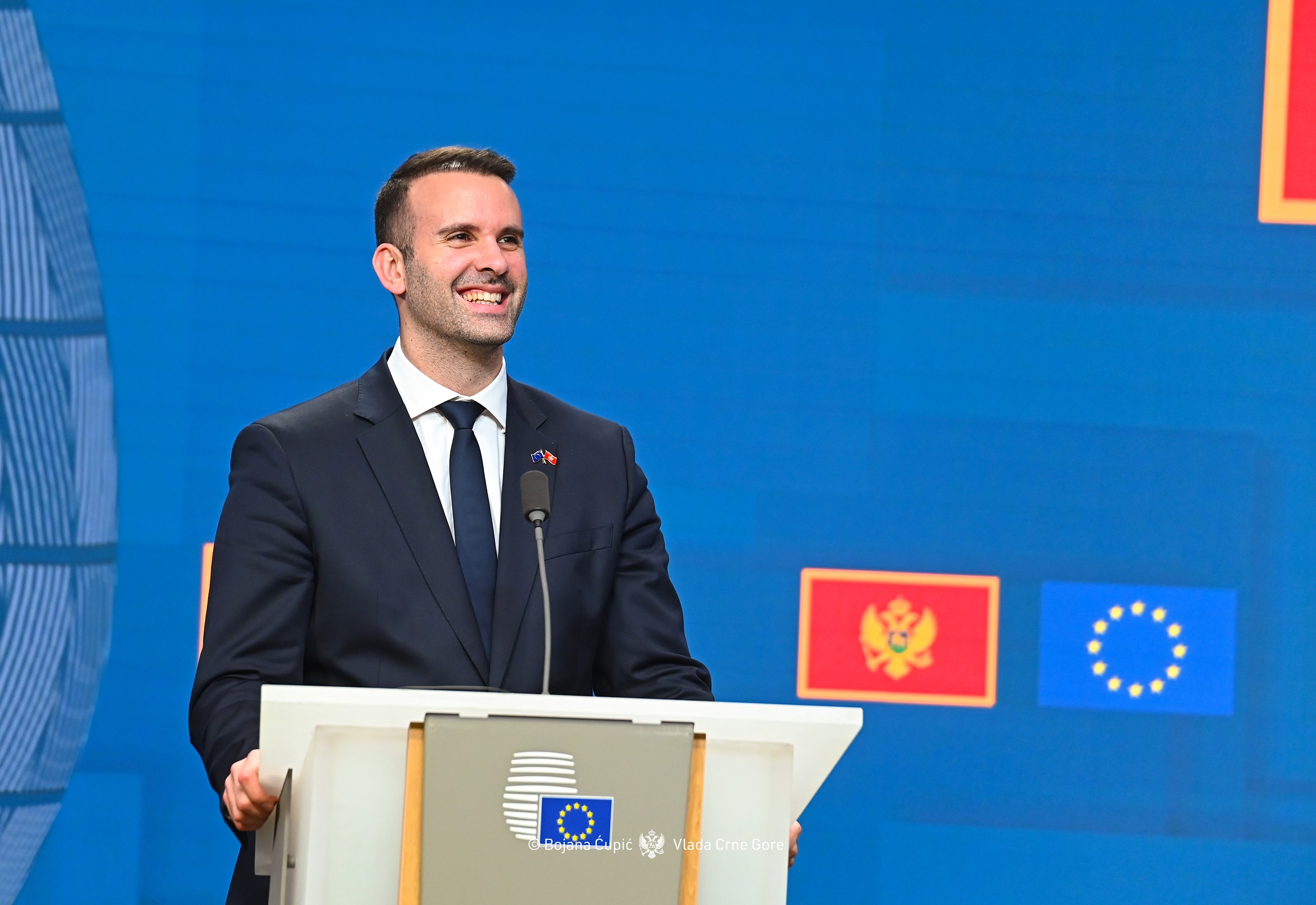 Građani najviše vjeruju Spajiću i Srpskoj pravoslavnoj crkvi