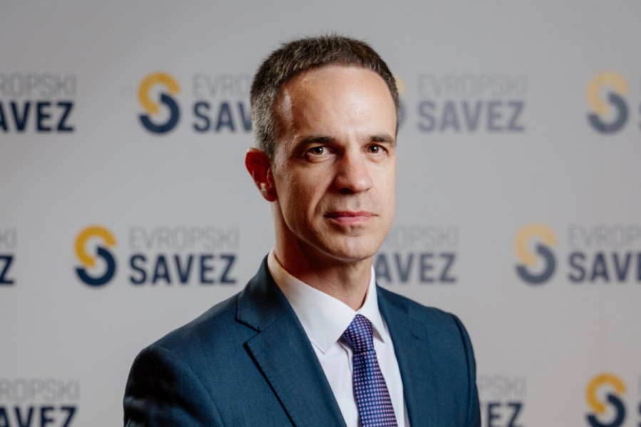 Mugoša: Standardnim identitetskim arsenalom se pokušava skrenuti pažnja ...