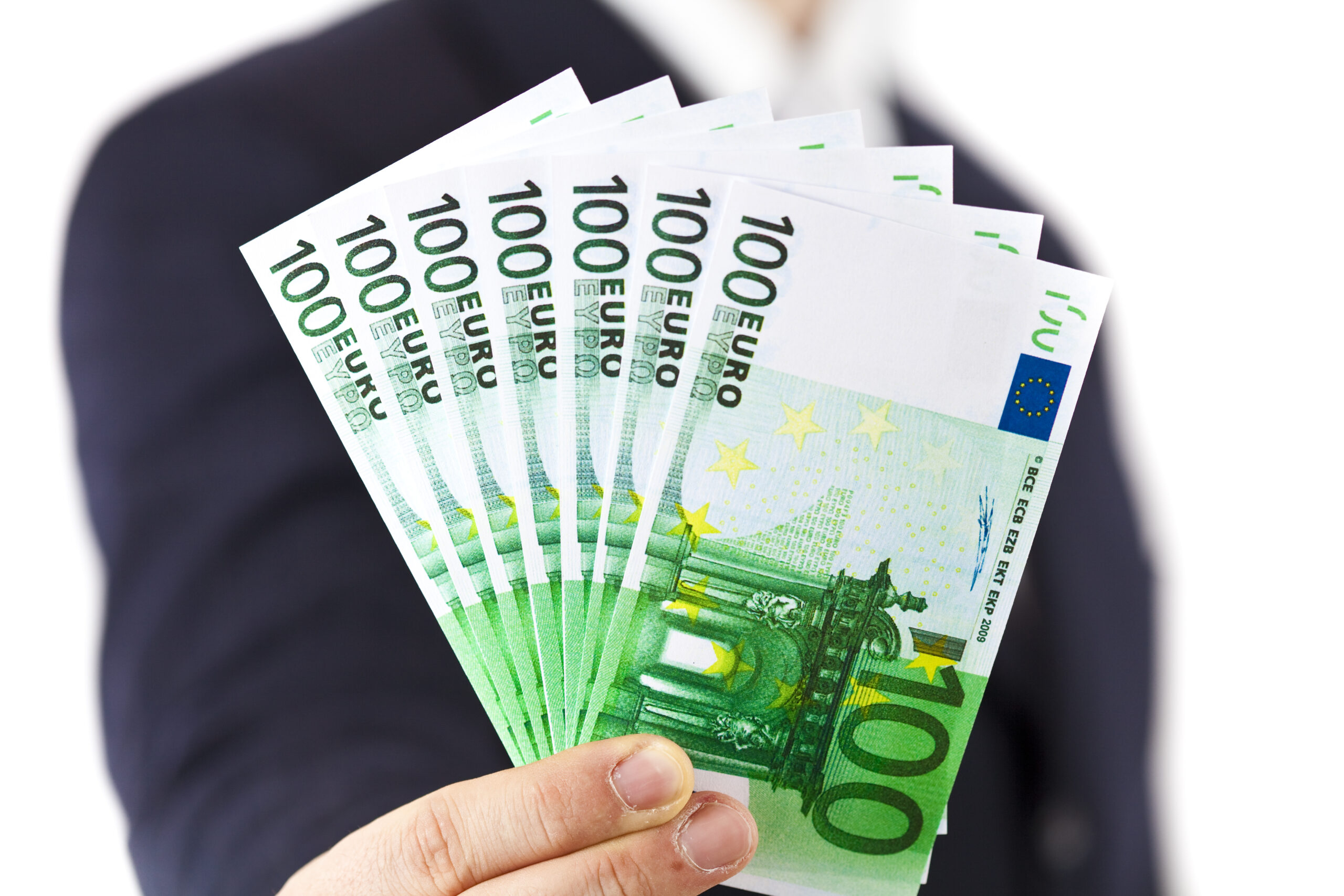 ISKORISTI ŠANSU – 100€ TE ČEKA!