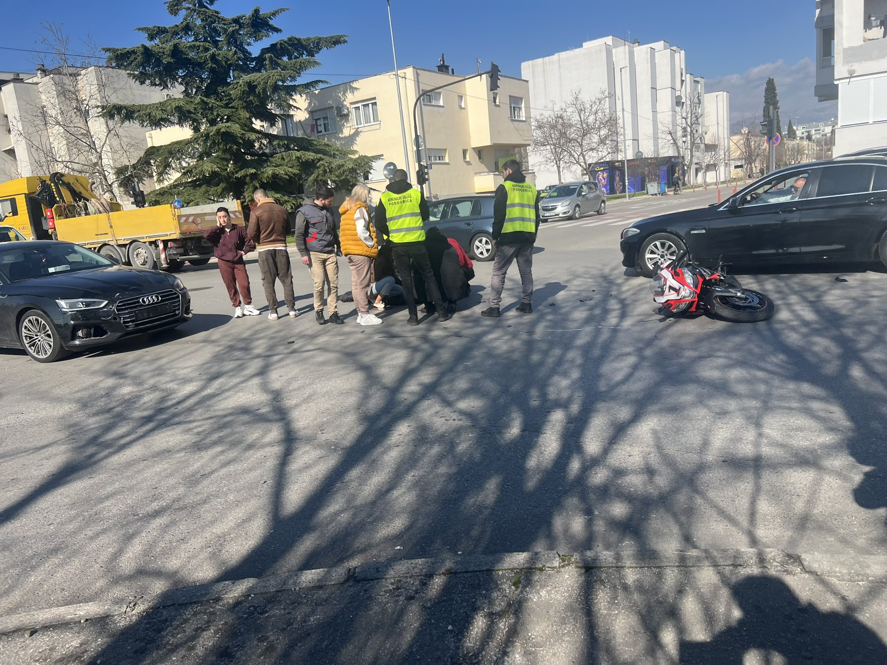 Udes na Zabjelu, oboren motociklista