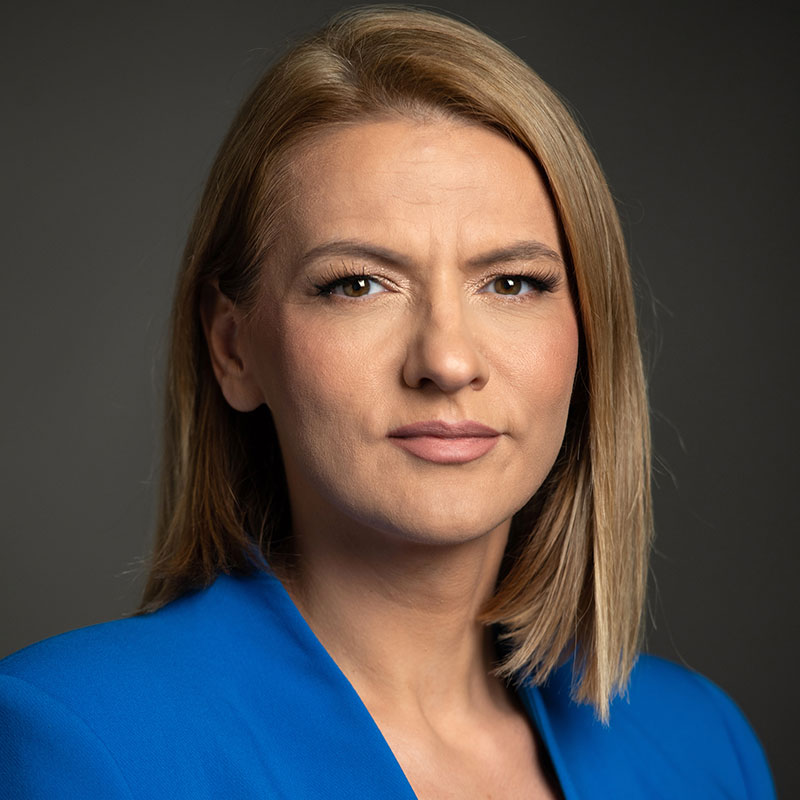NINA DRAKIĆ ZA STANDARD: Ako misli da sačuva turizam, Vlada mora ...