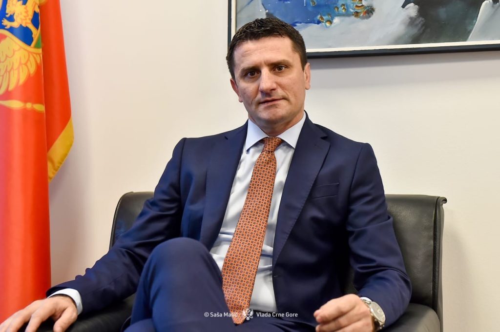 Zogović: Nad srpskim jezikom u Crnoj Gori sproveden ustavni genocid